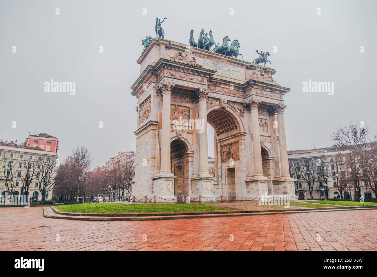 Milano; January 28, 2025: Arco della Pace view with cityscape Stock ...