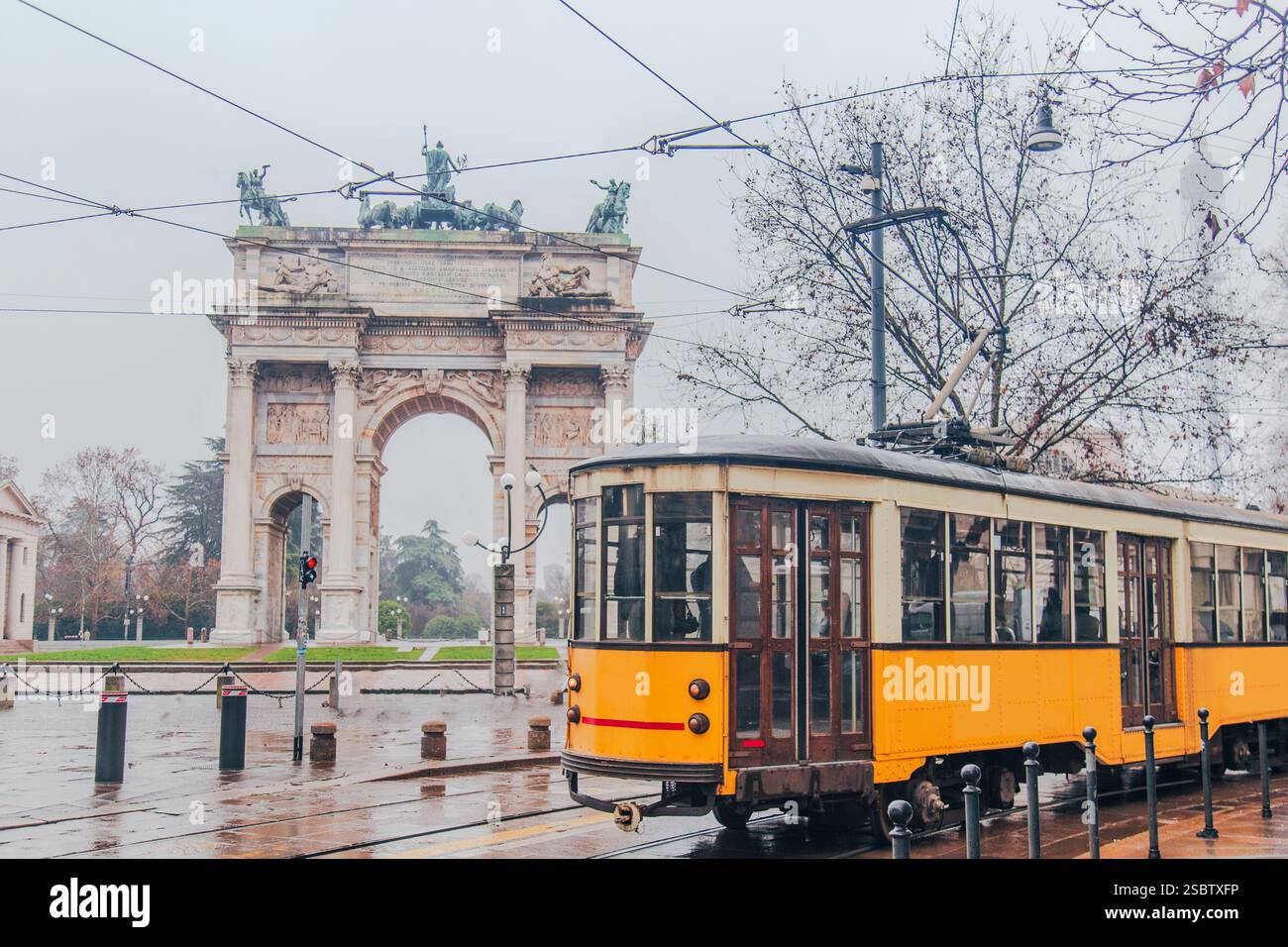 Milano; January 28, 2025: Arco della Pace view with cityscape Stock ...