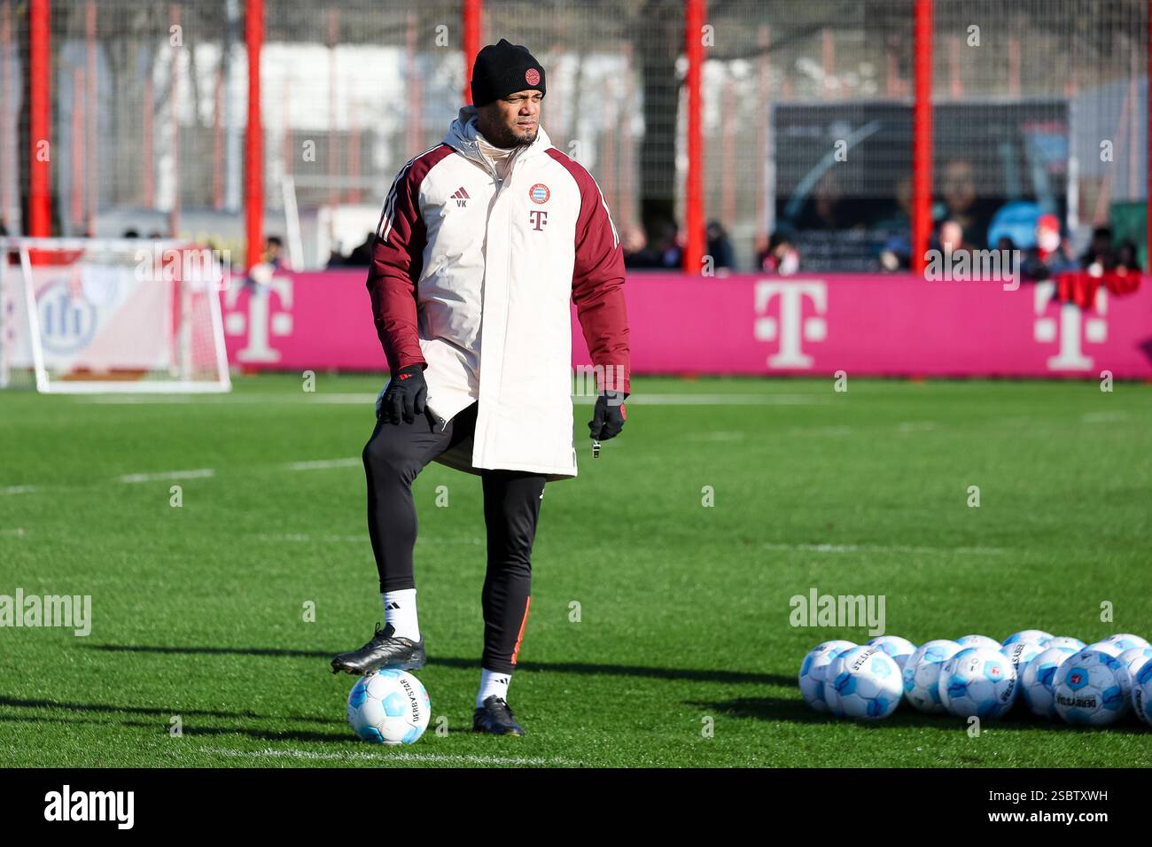 Vincent Kompany (FC Bayern Muenchen, Cheftrainer) beim Training, GER ...