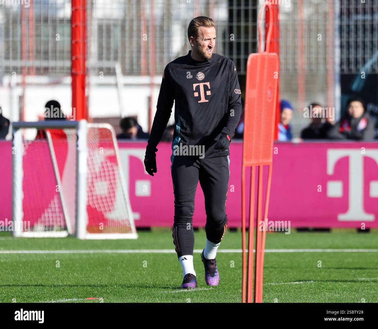 Harry Kane (FC Bayern Muenchen, #09) beim Training, GER, Oeffentliches ...