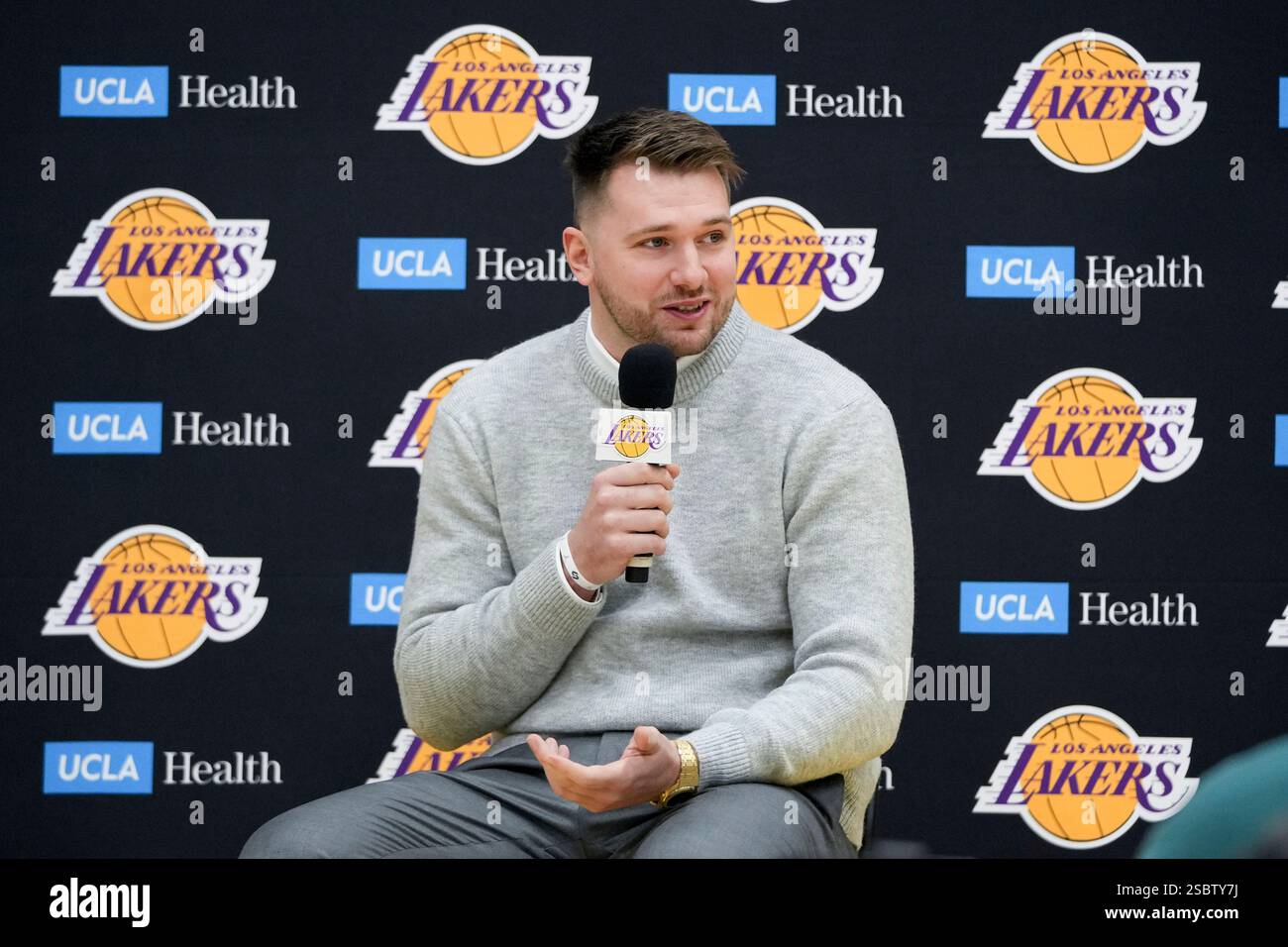 Los Angeles Lakers' Luka Doncic speaks during an introductory NBA ...