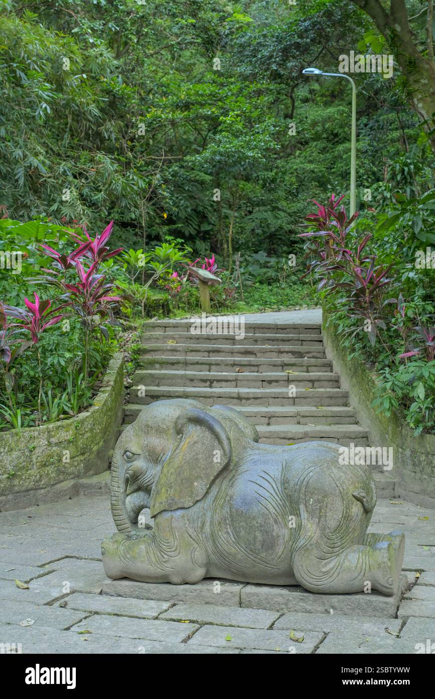 Wanderweg Si-Shou Shan und Xiang Shan, Elephant Trail, Elephant ...