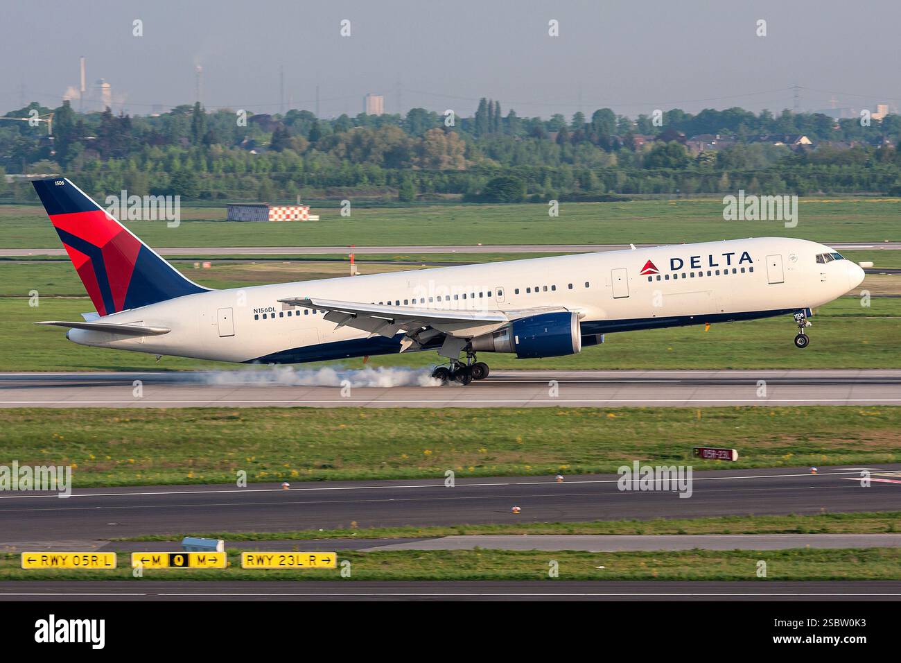 Delta Air Lines Boeing 767-300 with registration N156DL at Dusseldorf ...