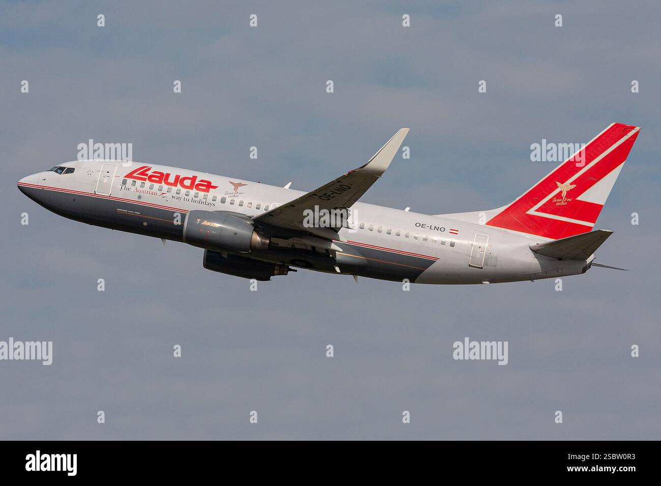 Austrian Lauda Air Boeing 737-700 with registration OE-LNO airborne at ...