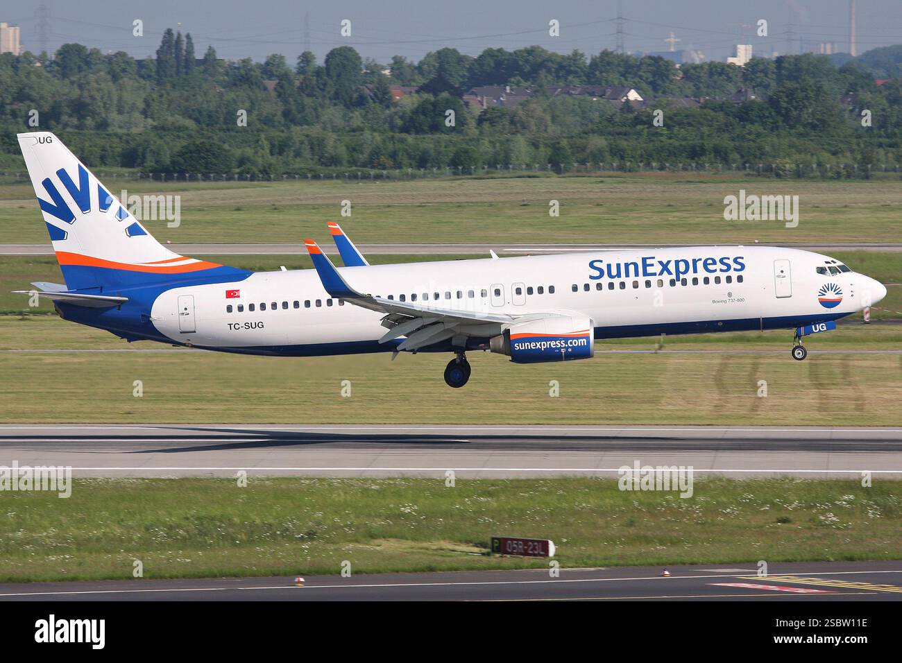 Turkish SunExpress Boeing 737-800 with registration TC-SUG on short ...