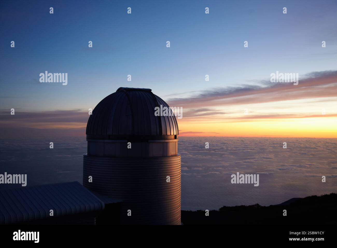 The Mercator Telescope, Roque de los Muchachos Observatory, La Palma ...