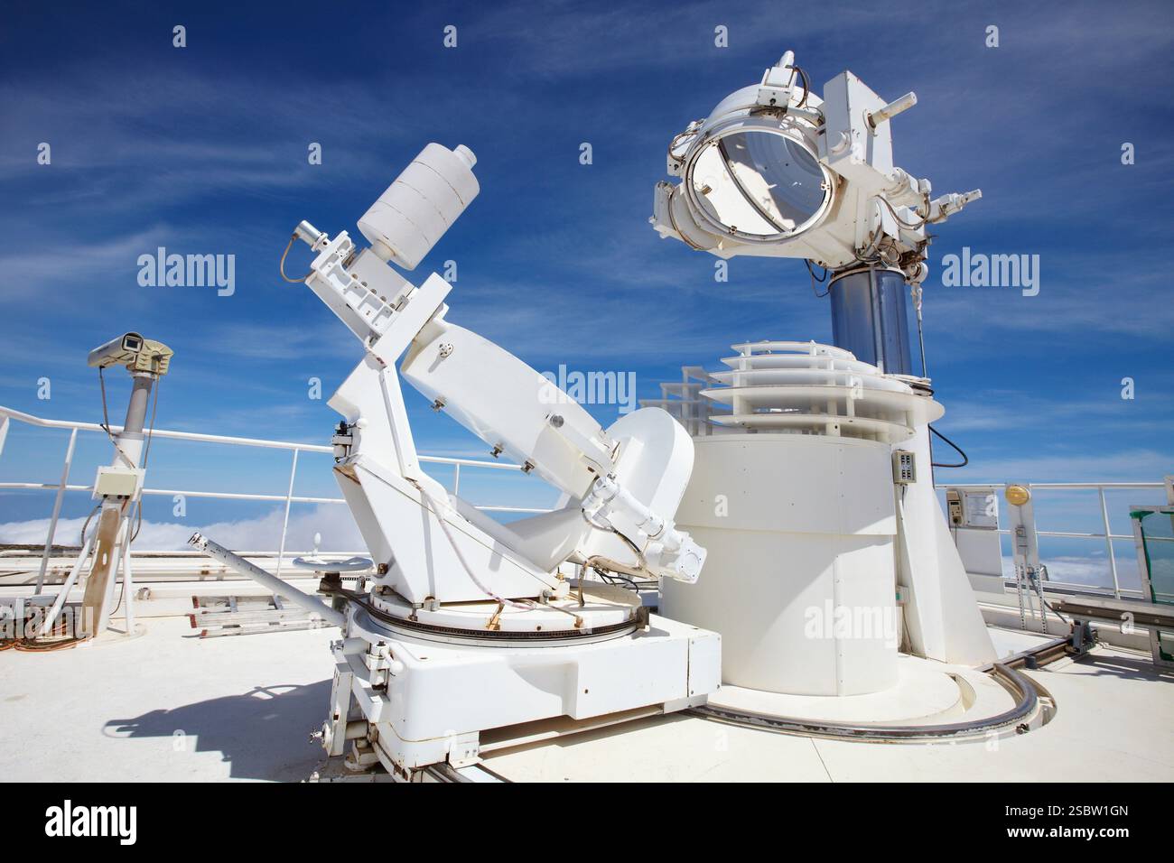 The Vacuum Tower Telescope VTT, Solar Telescope, Observatorio del Teide ...