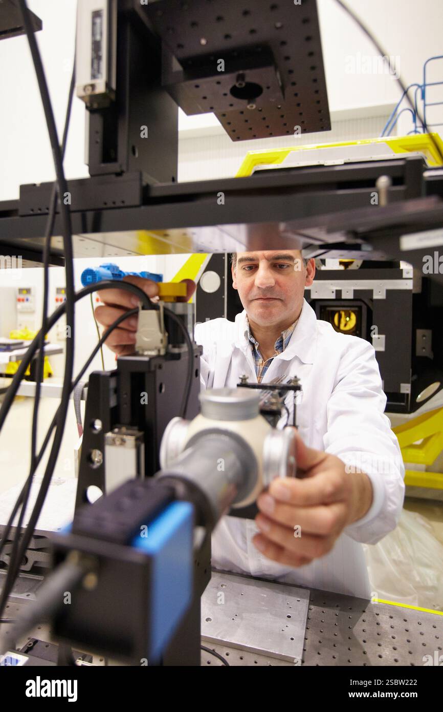 Optical bench EMIR project Optical alignment tools Cleanroom AIV ...