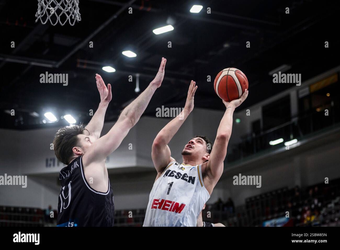 Joel Scott (MHP Riesen Ludwigsburg, #01) vs. Willem Brandwijk (Spirou ...