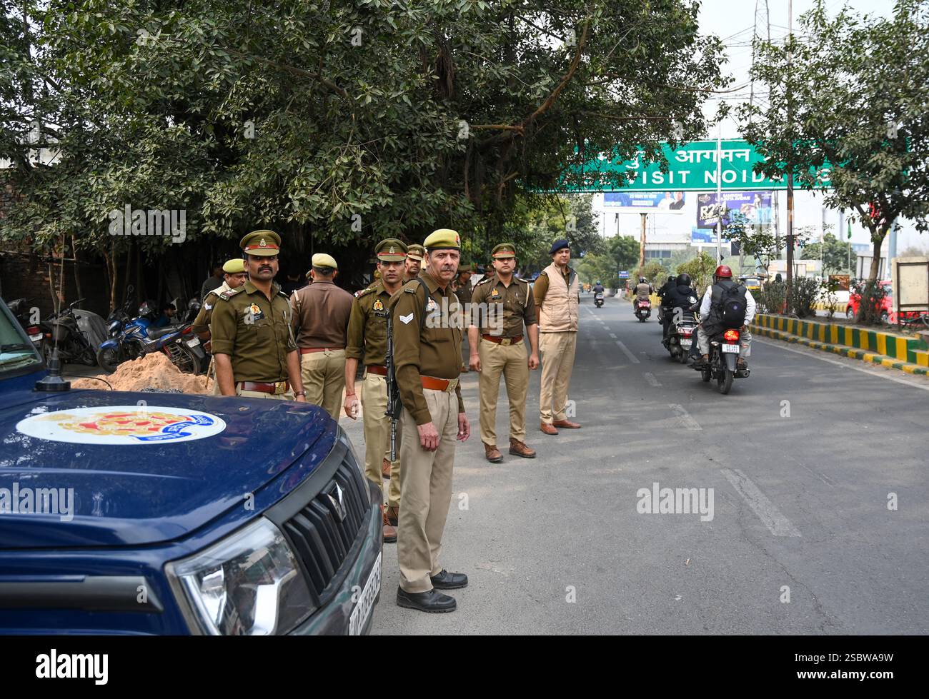 India. 04th Feb, 2025. NOIDA, INDIA - FEBRUARY 4: Noida Police officers checking vehicles at ...