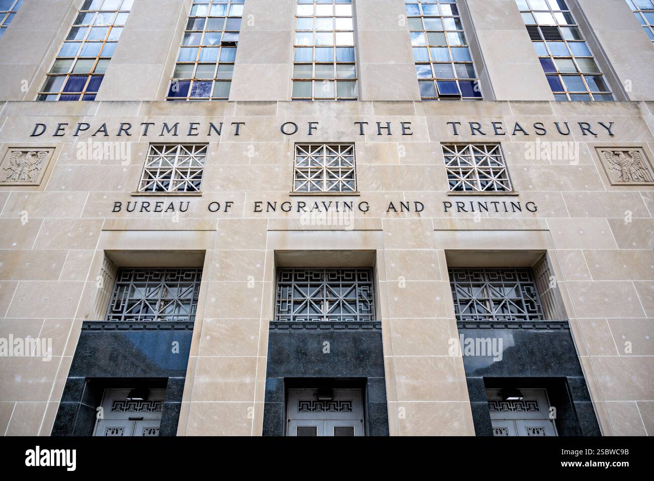 Bureau of engraving extension hi-res stock photography and images - Alamy