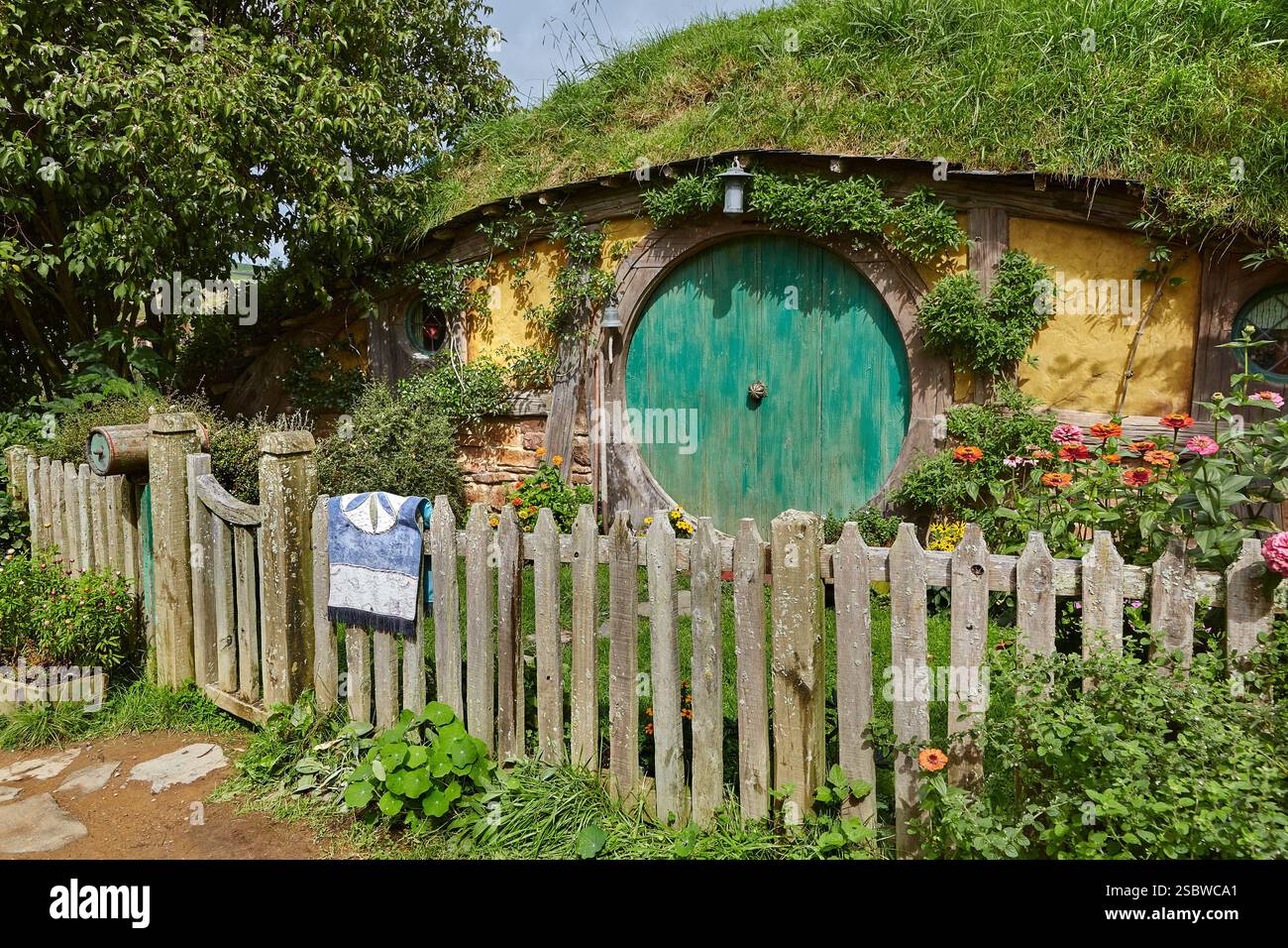 Hobbiton new zealand open door hi-res stock photography and images - Alamy