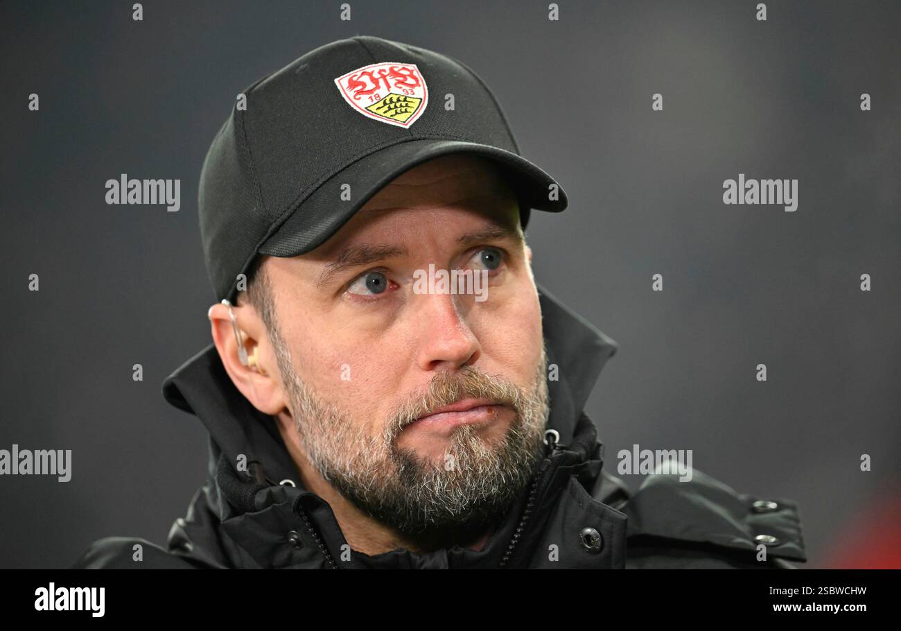 vor Spielbeginn: Trainer Coach Sebastian Hoeness VfB Stuttgart Portrait ...