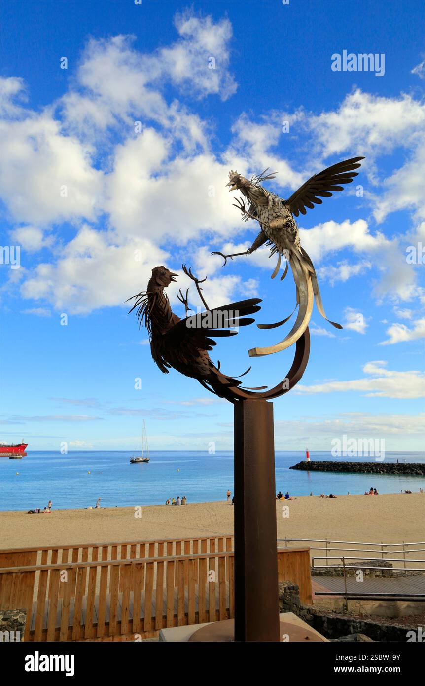 Sculpture of fighting cockerels, Puerto del Rosario, Fuerteventura ...