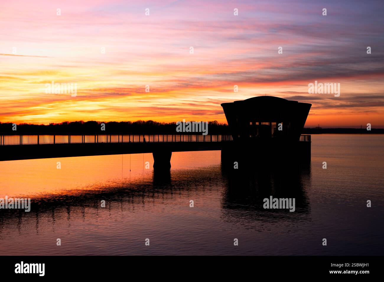 Sunset at Grafham Water, Cambridgeshire, UK Stock Photo - Alamy