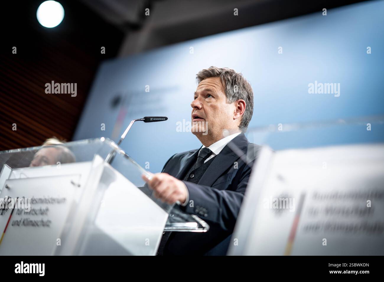 Vorstellung Jahreswirtschaftsbericht 2025 durch Robert Habeck ...