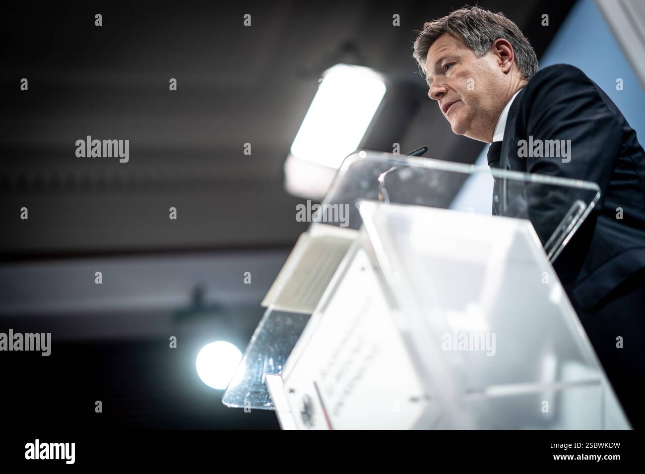 Vorstellung Jahreswirtschaftsbericht 2025 durch Robert Habeck ...