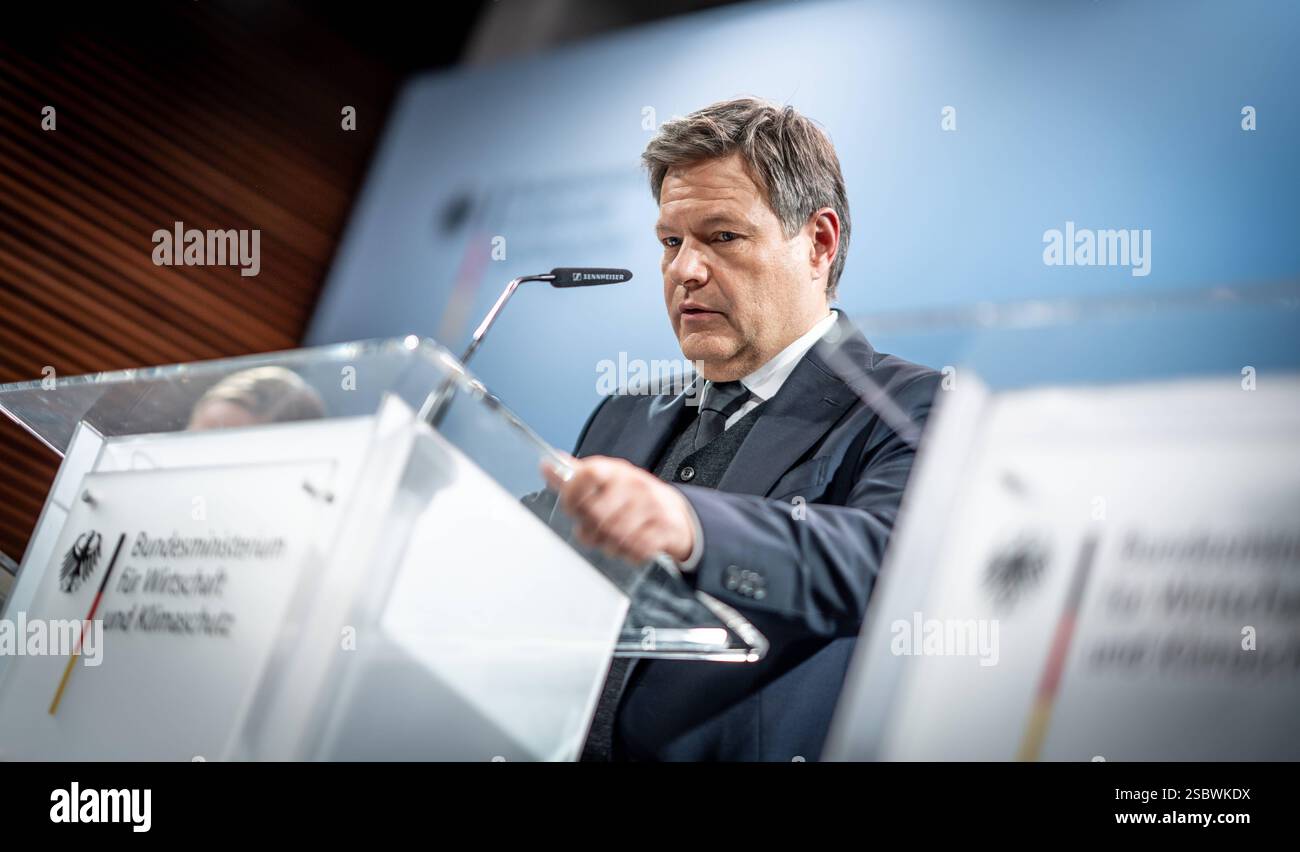 Vorstellung Jahreswirtschaftsbericht 2025 durch Robert Habeck ...