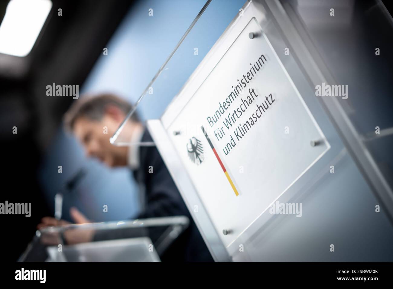 Vorstellung Jahreswirtschaftsbericht 2025 durch Robert Habeck ...