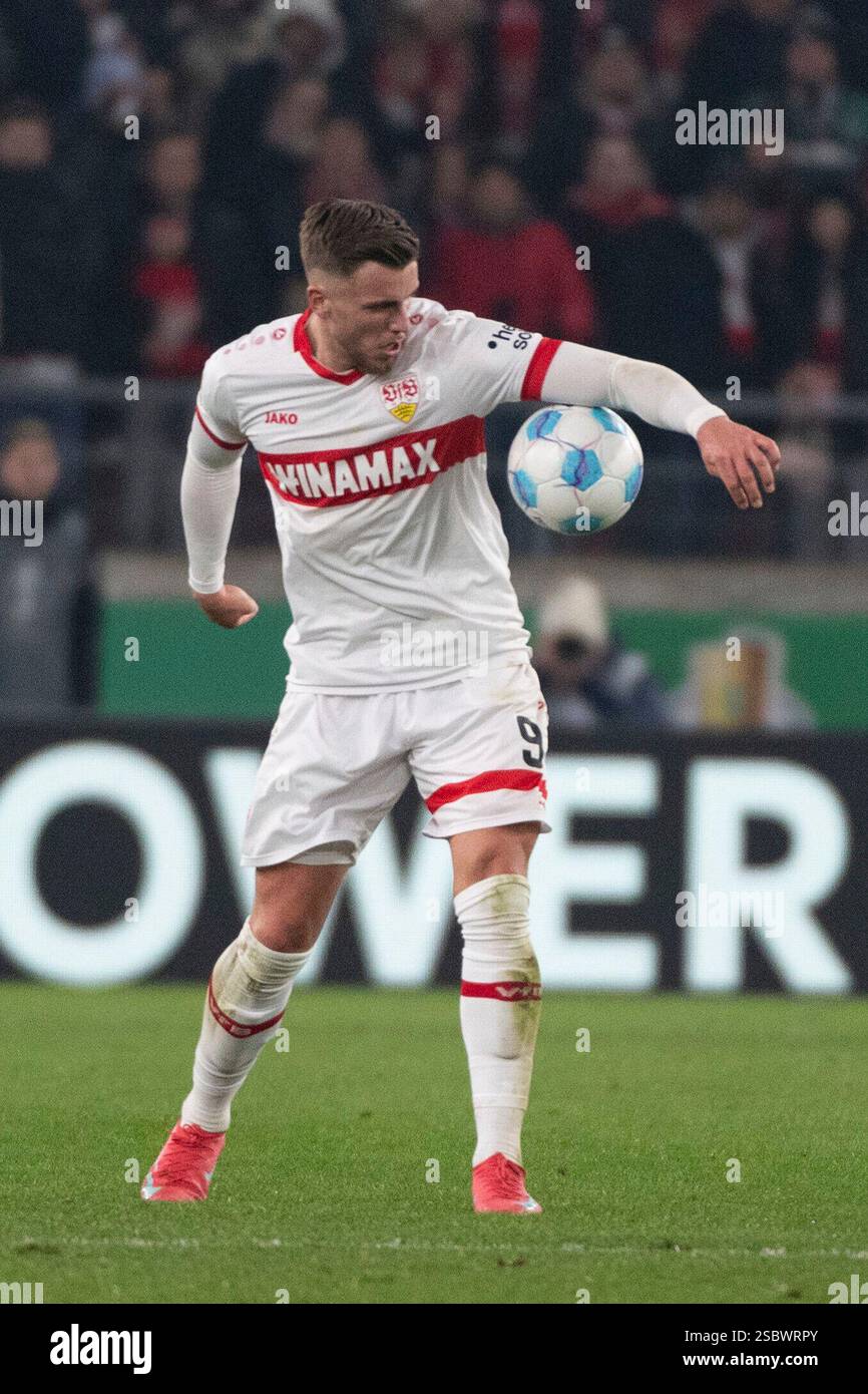 Stuttgart, Deutschland. 04th Feb, 2025. Ermedin Demirovic (VfB ...