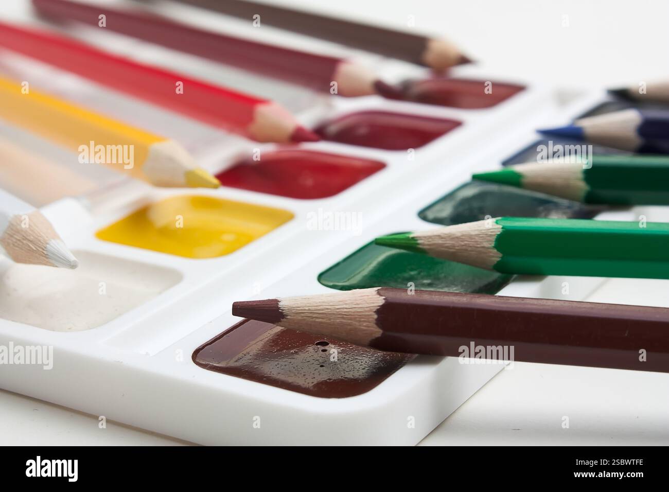 Tools artist objects drawing hi-res stock photography and images - Alamy