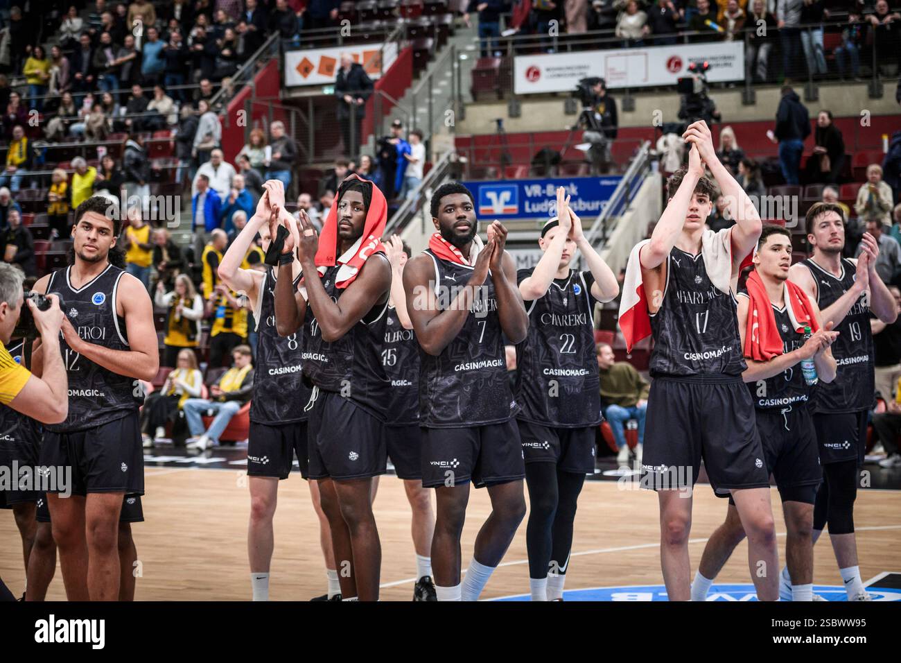Maxime Bilolo (Spirou Basket Charleroi, #12), Gustav Knudsen (Spirou ...