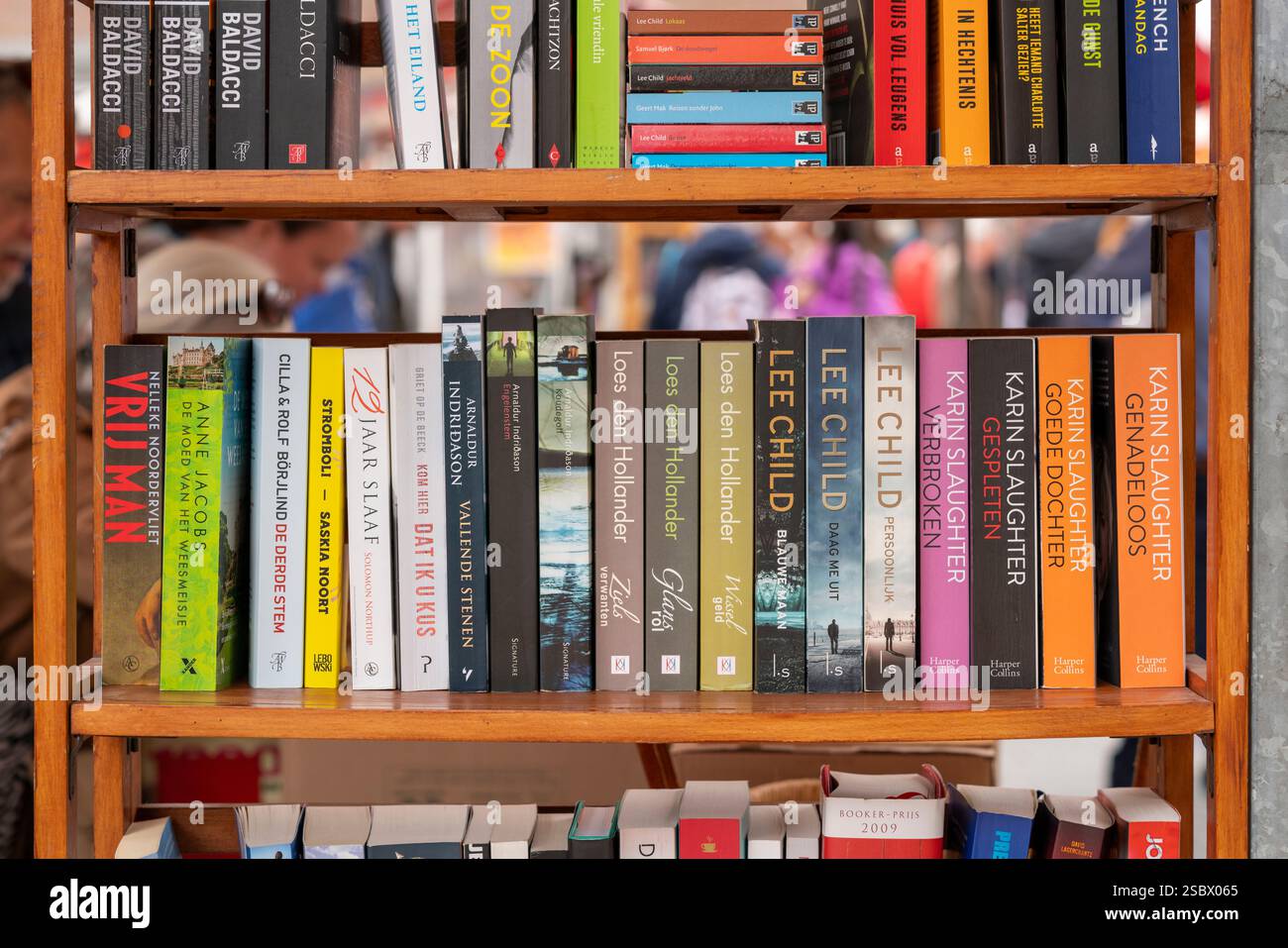 Outdoor book market display hi-res stock photography and images - Alamy