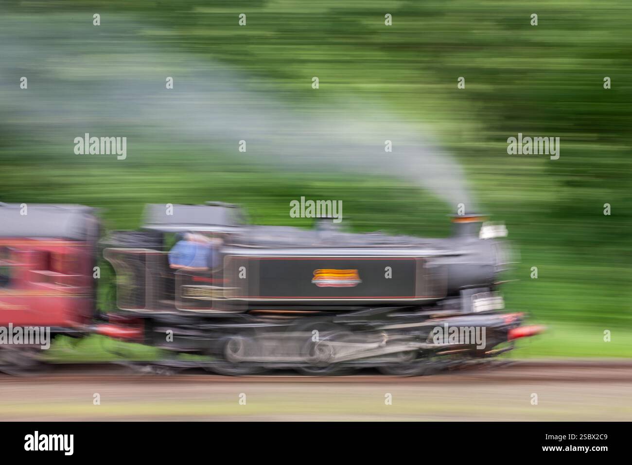 BR '1500' class 0-6-0PT No. 1501 depart from Highley station on the ...