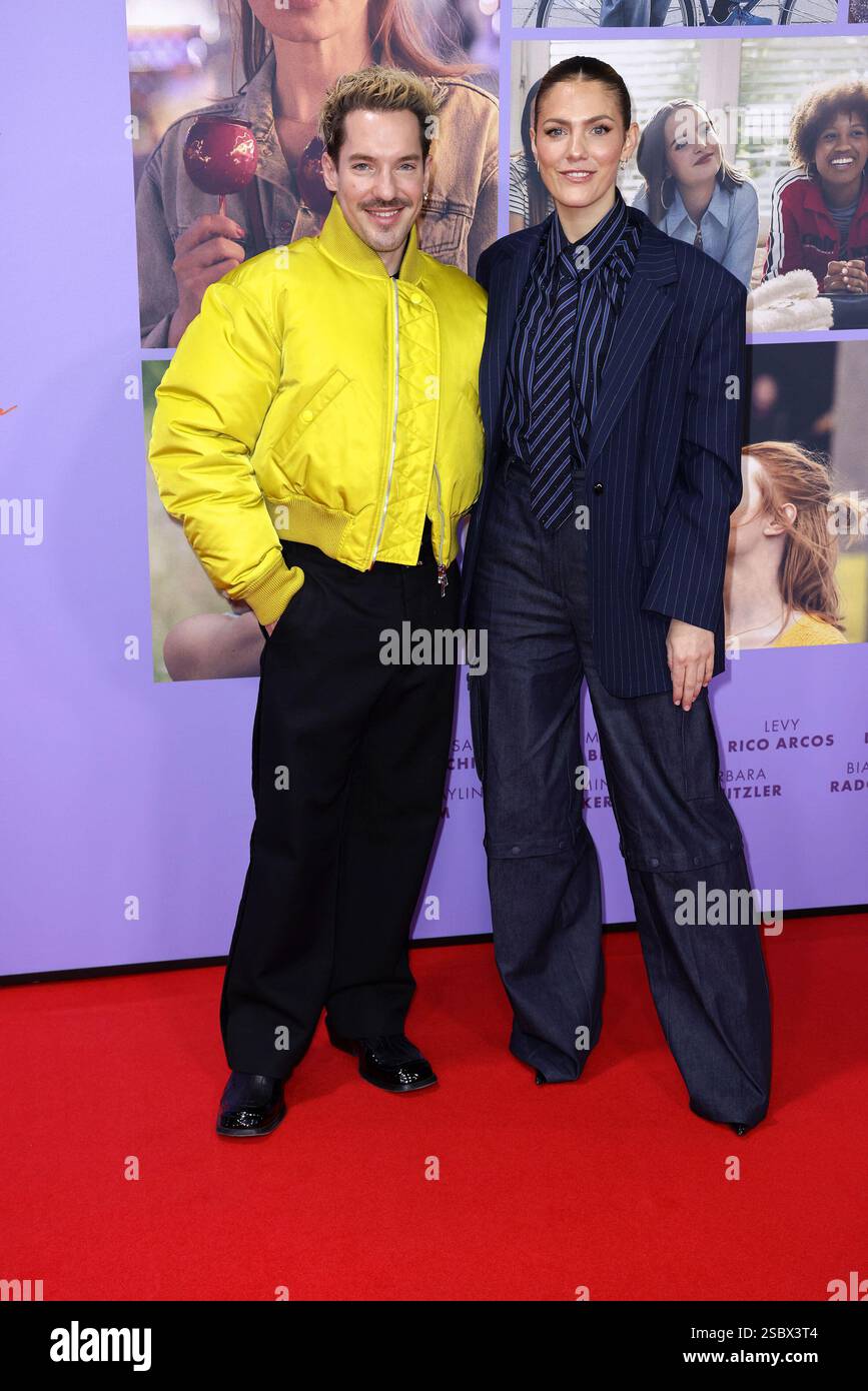 Nico Stank und Viviane Geppert bei der Film Premiere von ...