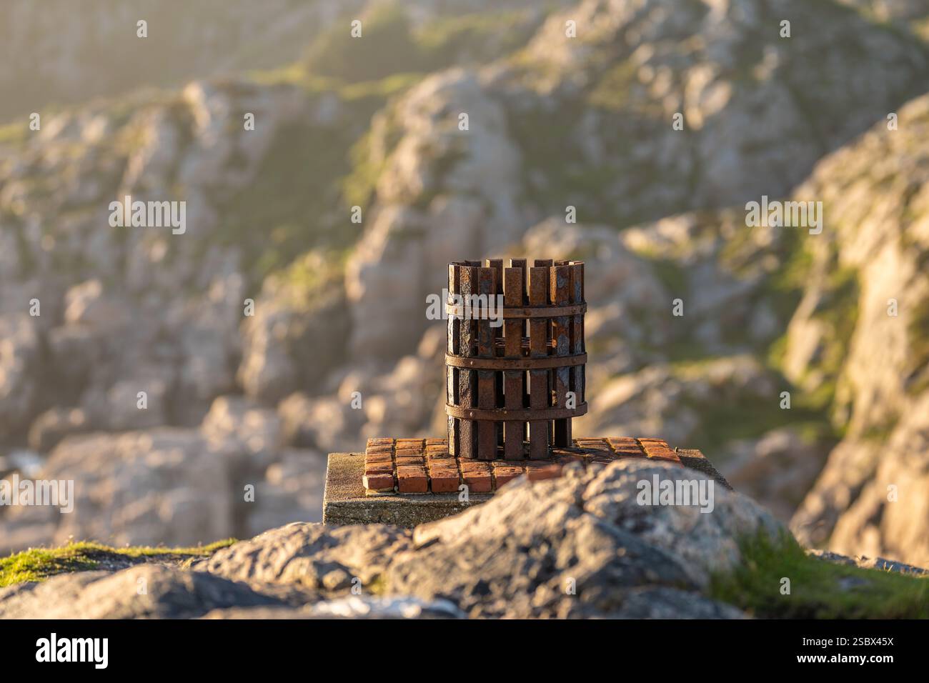 Iron basket road hi-res stock photography and images - Alamy