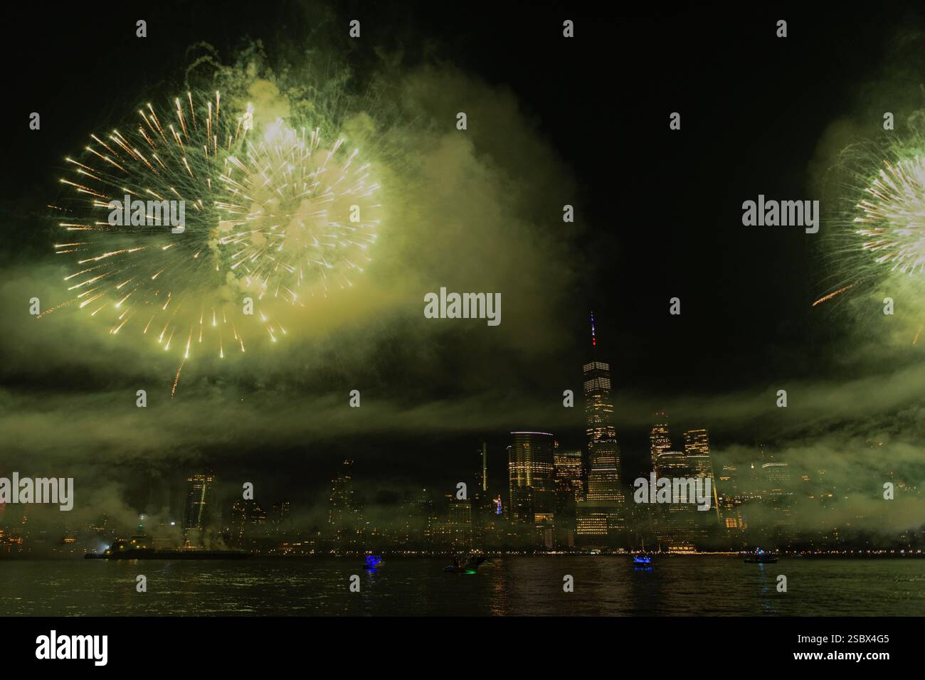 New York Manhattan fireworks. New York Fireworks over Manhattan. New ...