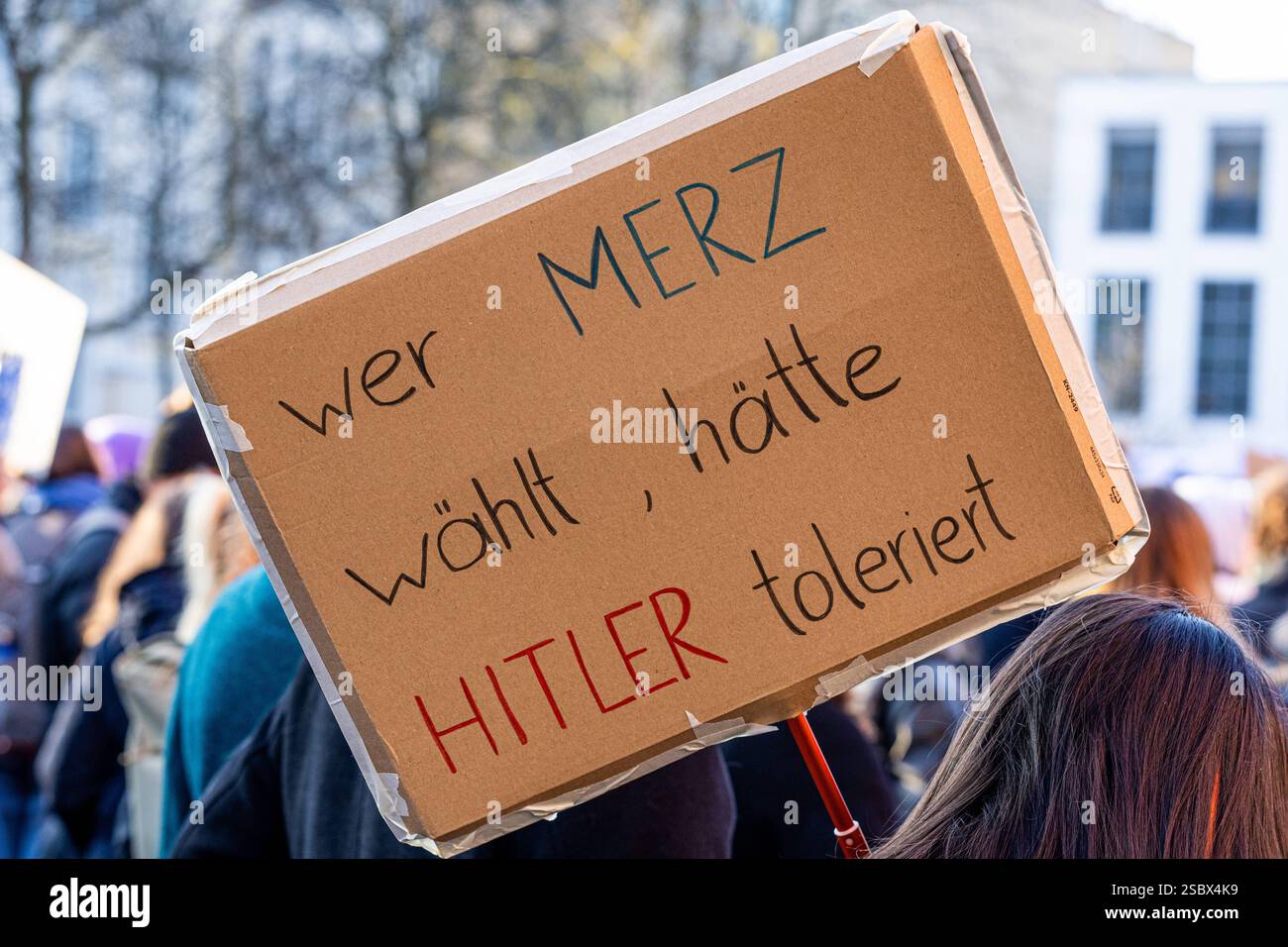 Demonstration gegen die CDU Wahlkampf Tour mit Friedrich Merz in Bonn ...