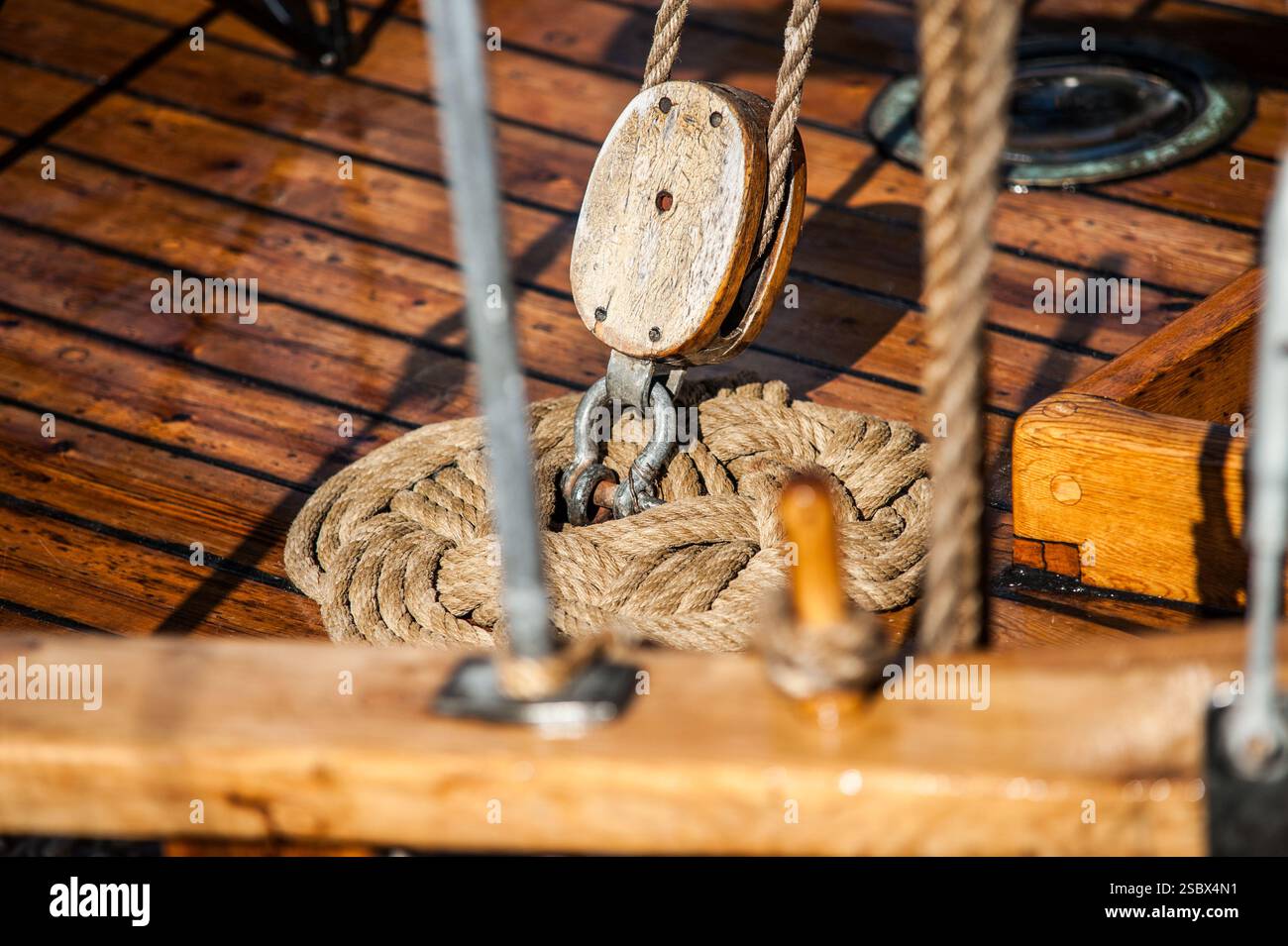sailing equipment with rope and pulley system Stock Photo - Alamy