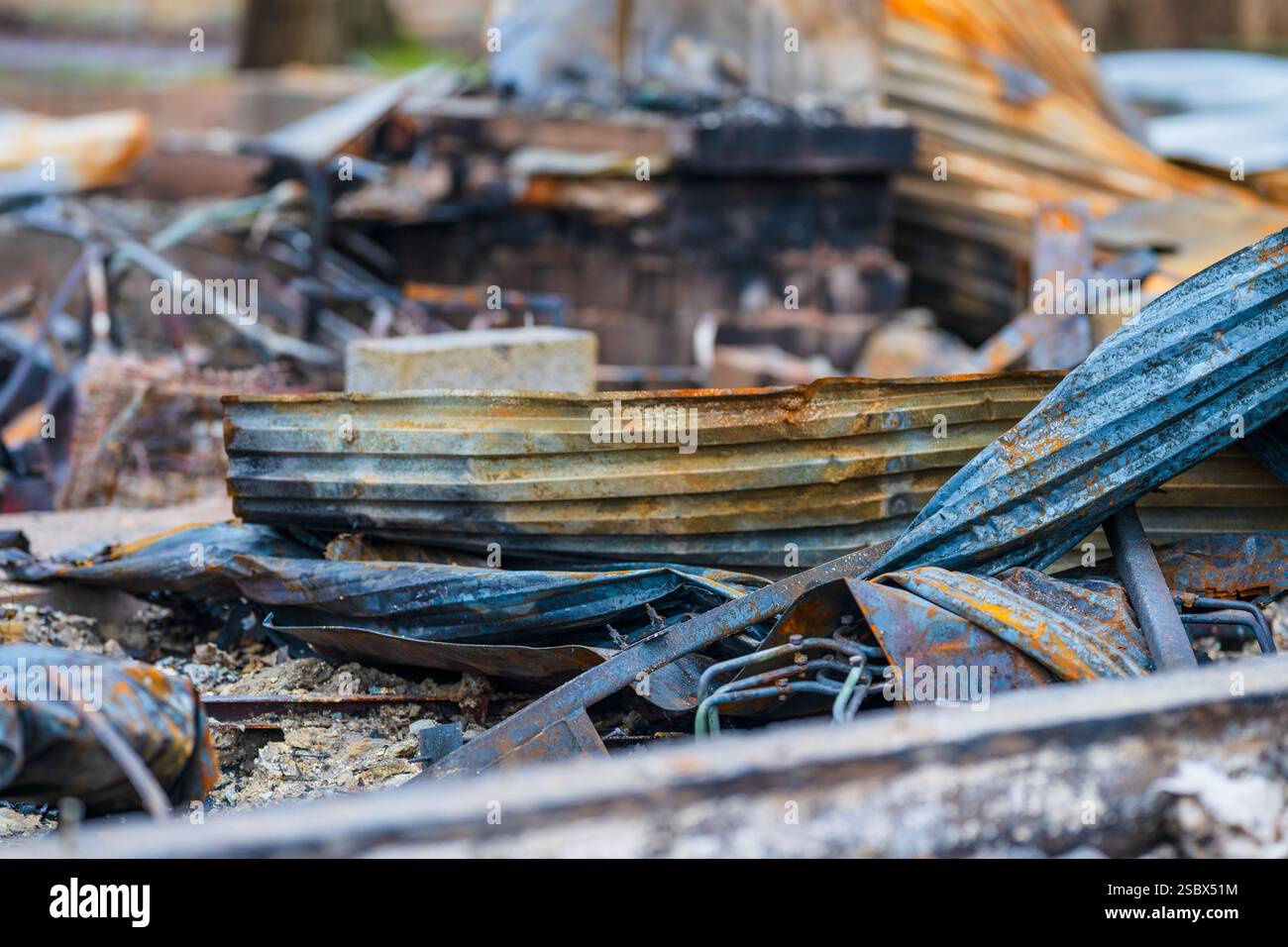 pile of twisted rusted metal debris from collapsed structure Stock ...