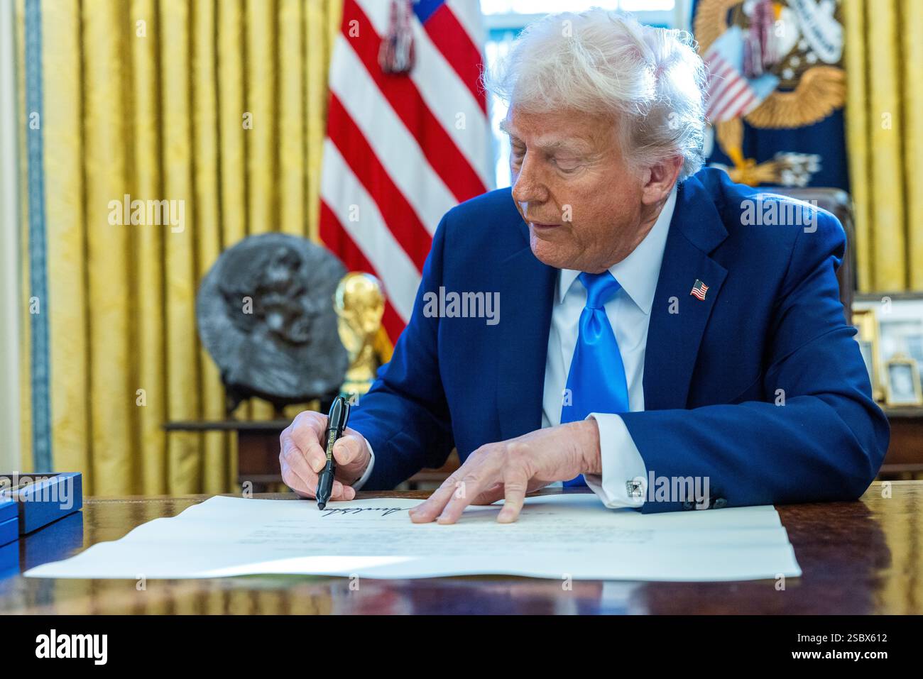 US President Donald J. Trump signs a commission for Secretary of ...