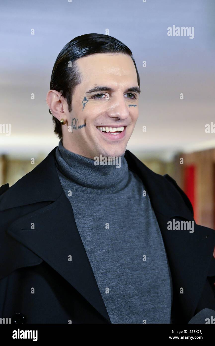 Sanremo, Italy. 04th Feb, 2025. Sanremo: Ariston Theatre. 75th Italian ...