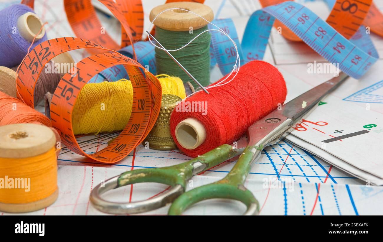 Sewing background hi-res stock photography and images - Alamy
