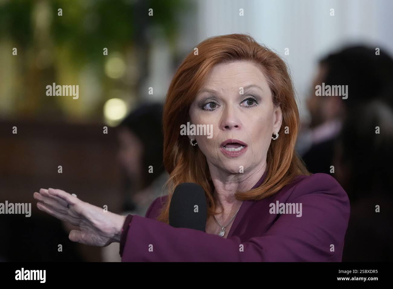 NBC News reporter Kelly O'Donnell talks on camera before President ...