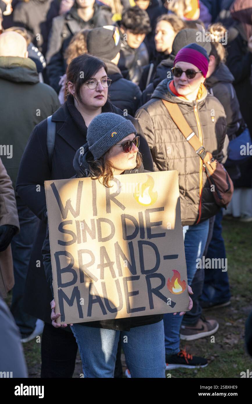 Demonstration of more than 14000 people against the AfD and the Merz ...