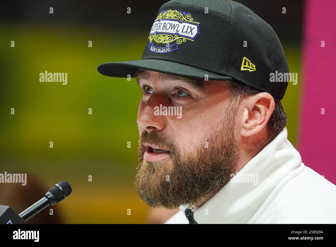 Chiefs player Jason Kelce answering questions from reporters During the ...