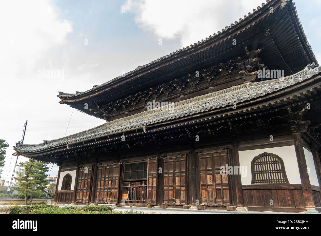 the Kenninji Temple in Gion, Japan Stock Photo - Alamy