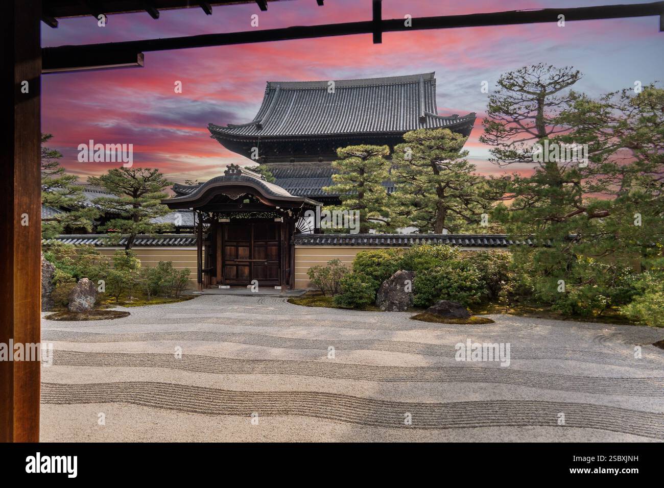 the Kenninji Temple in Gion, Japan Stock Photo - Alamy