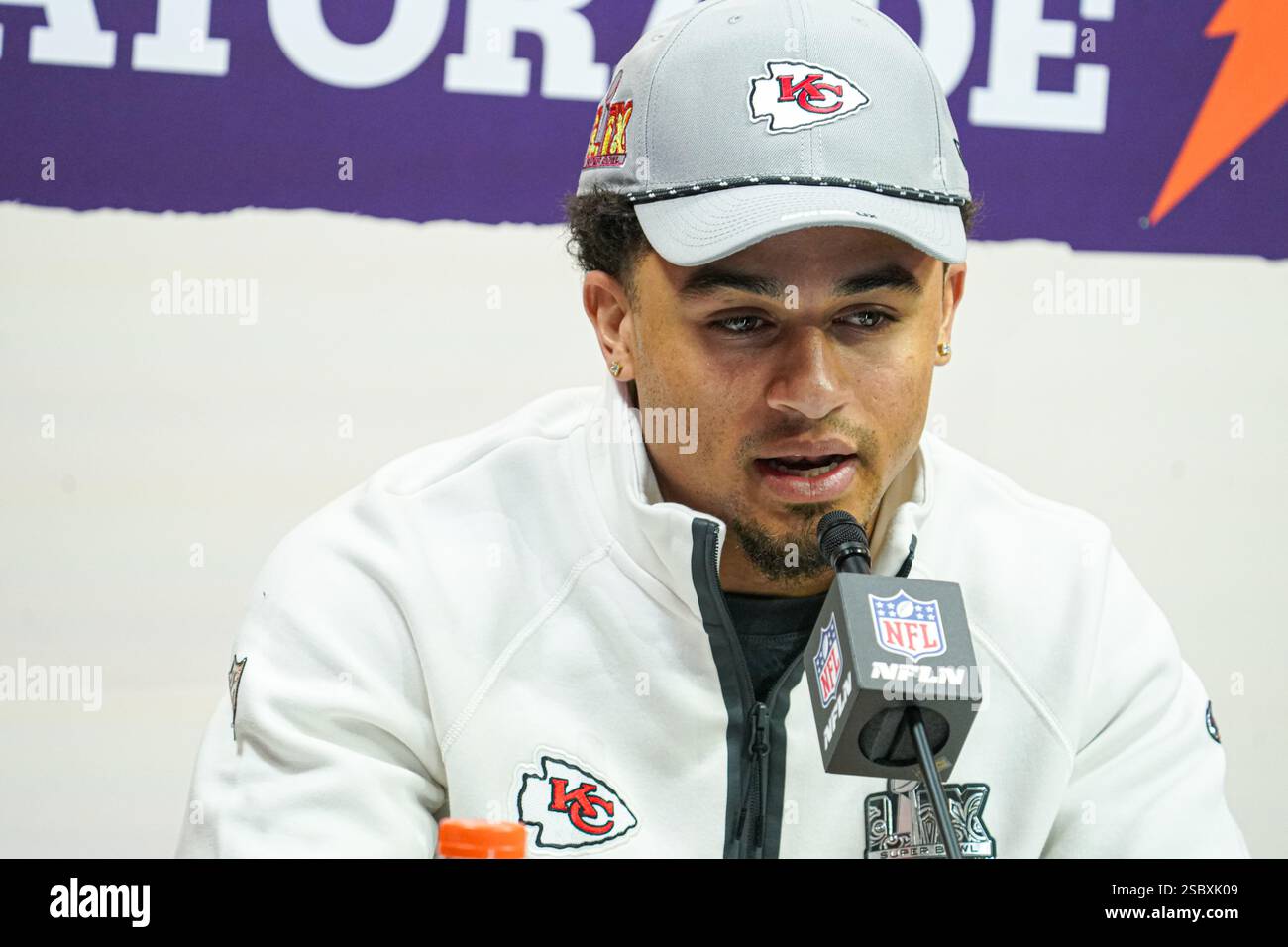 Chiefs player Trent McDuffie taking questions from reporters During the ...