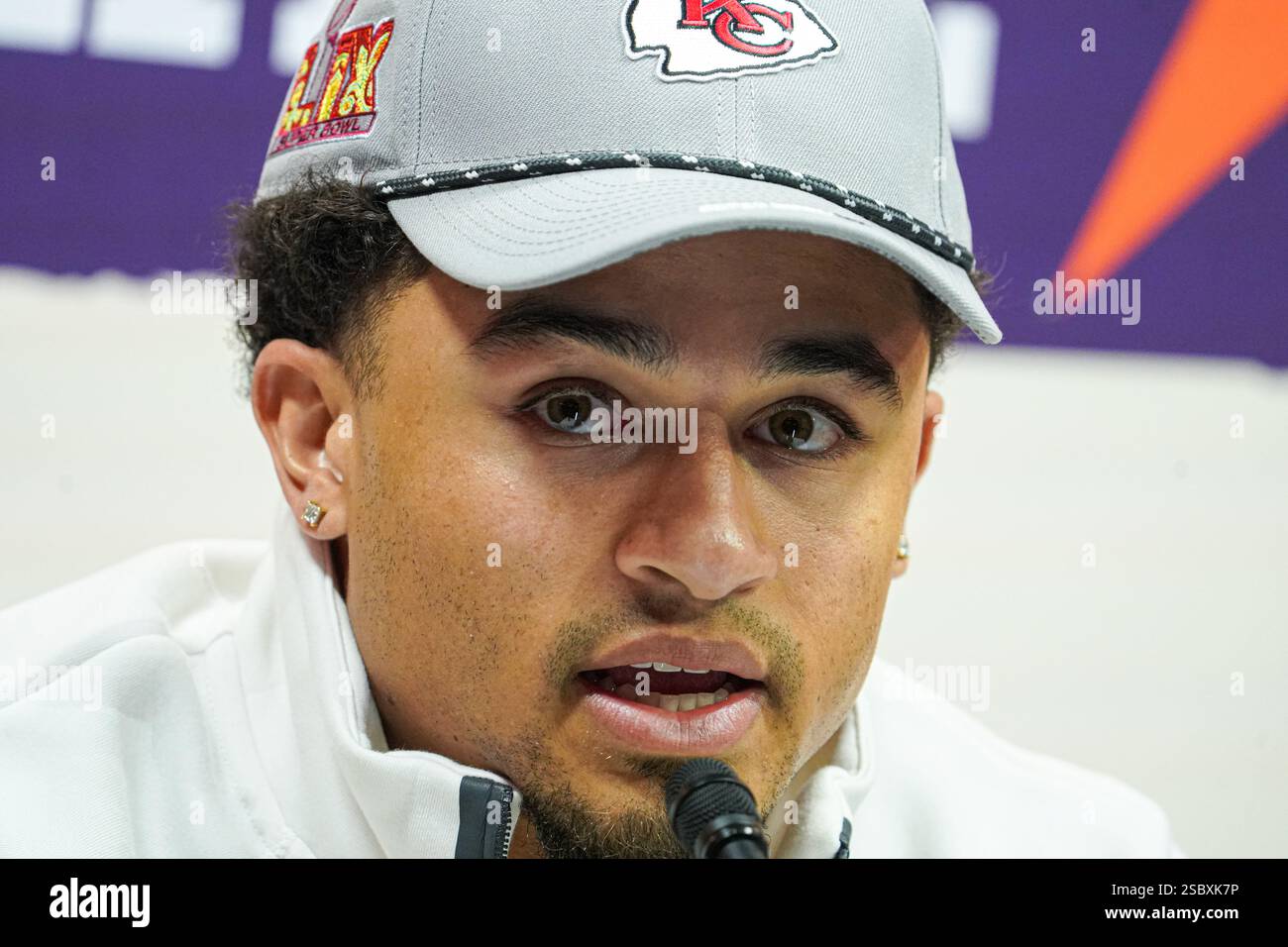 Chiefs player Trent McDuffie taking questions from reporters During the ...
