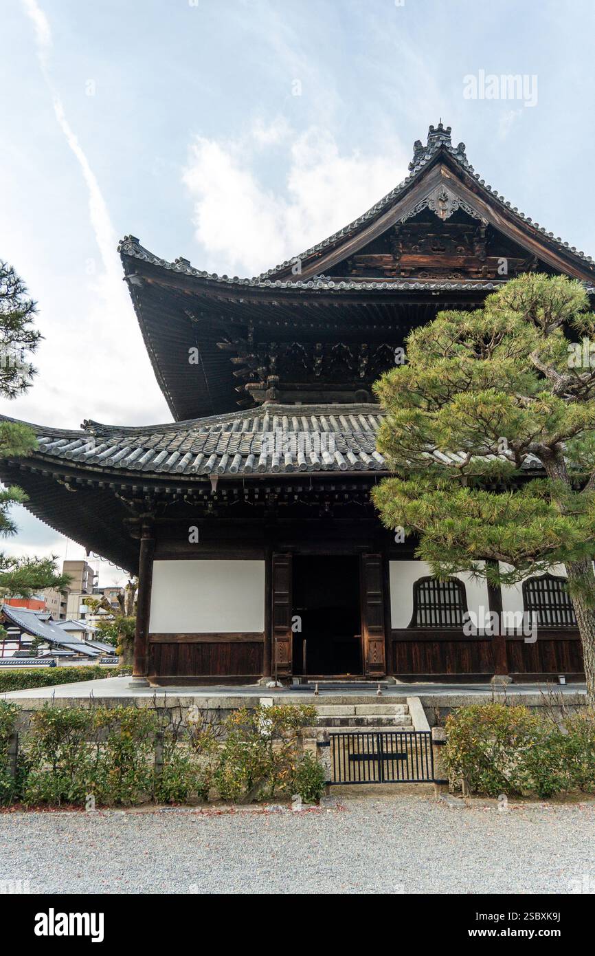 the Kenninji Temple in Gion, Japan Stock Photo - Alamy