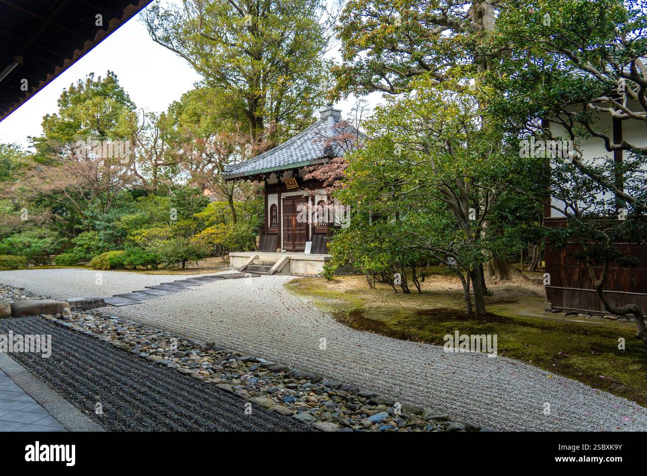 the Kenninji Temple in Gion, Japan Stock Photo - Alamy
