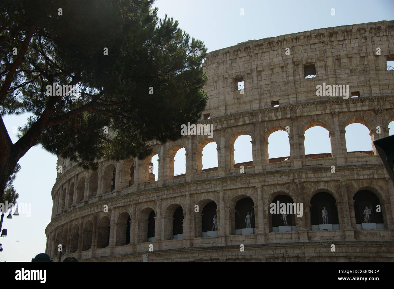 Coliseo monumento roma hi-res stock photography and images - Alamy