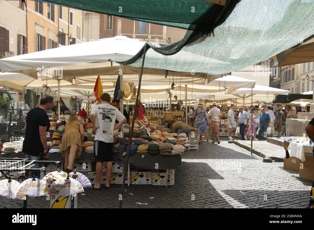 Mercado callejero tradicional hi-res stock photography and images - Alamy