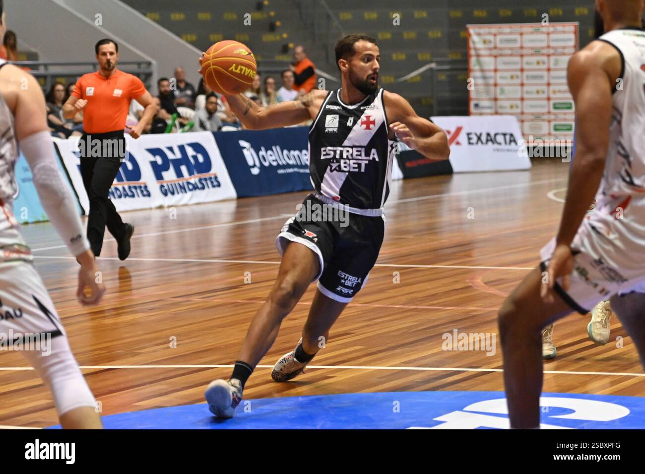 Caxias Do Sul, Brazil. 04th Feb, 2025. Images of the match between ...