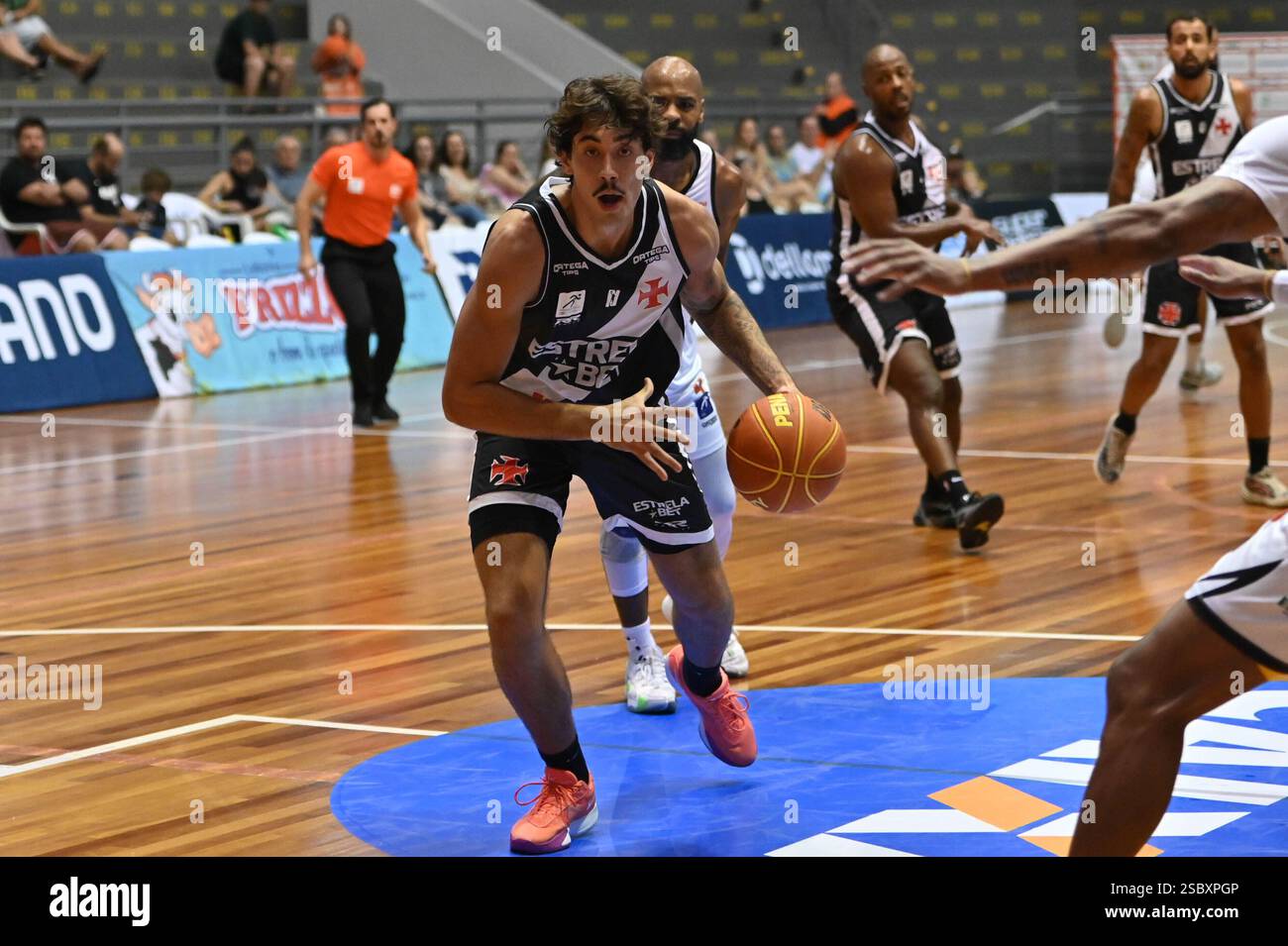 Caxias Do Sul, Brazil. 04th Feb, 2025. Images of the match between ...